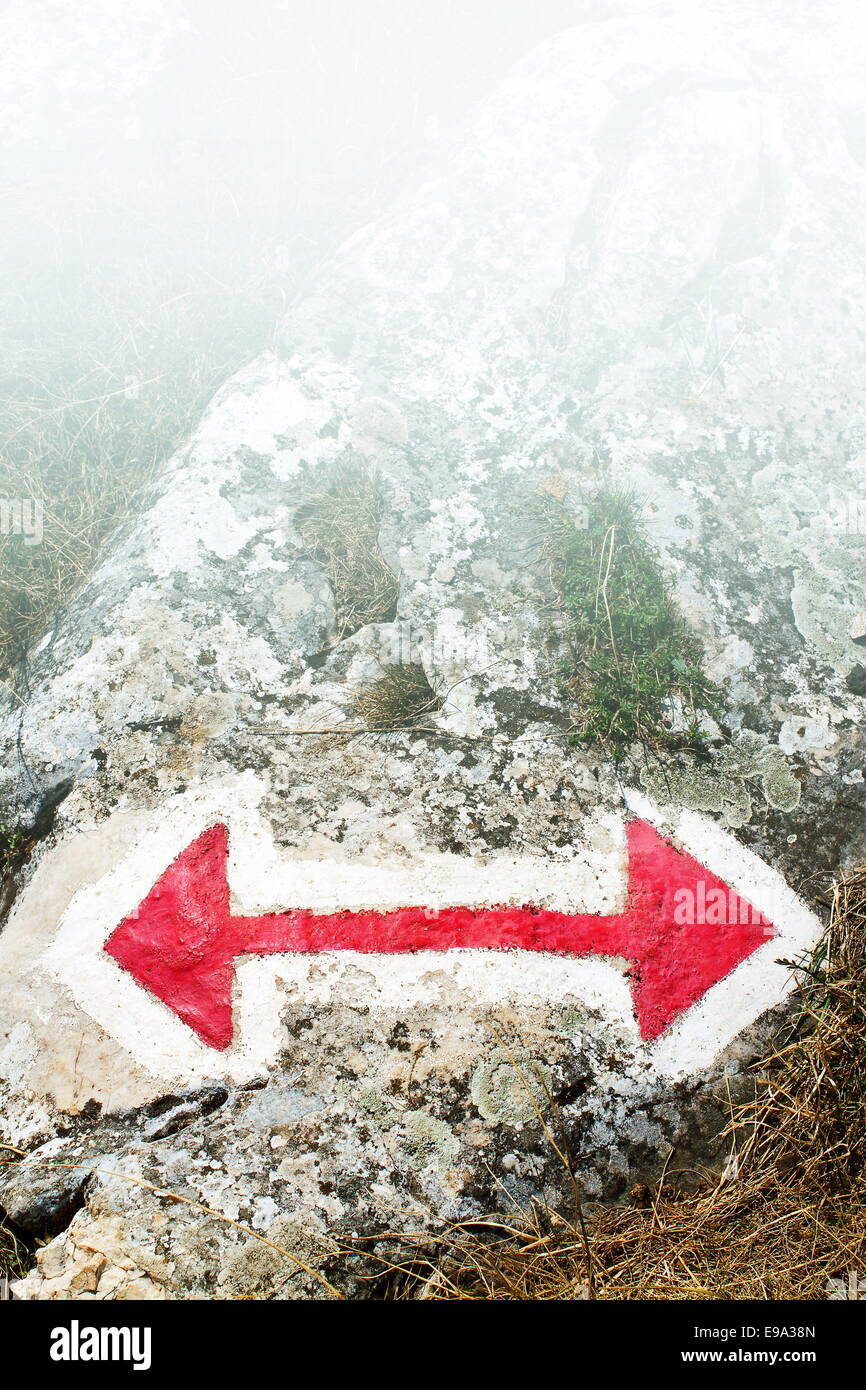 Question mark sign two way arrow hi-res stock photography and images ...