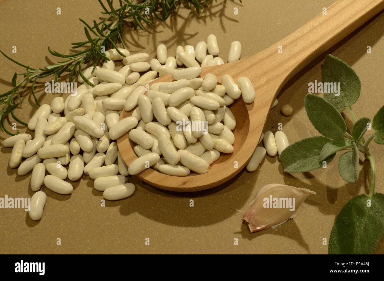 Cannellini beans hi-res stock photography and images - Alamy