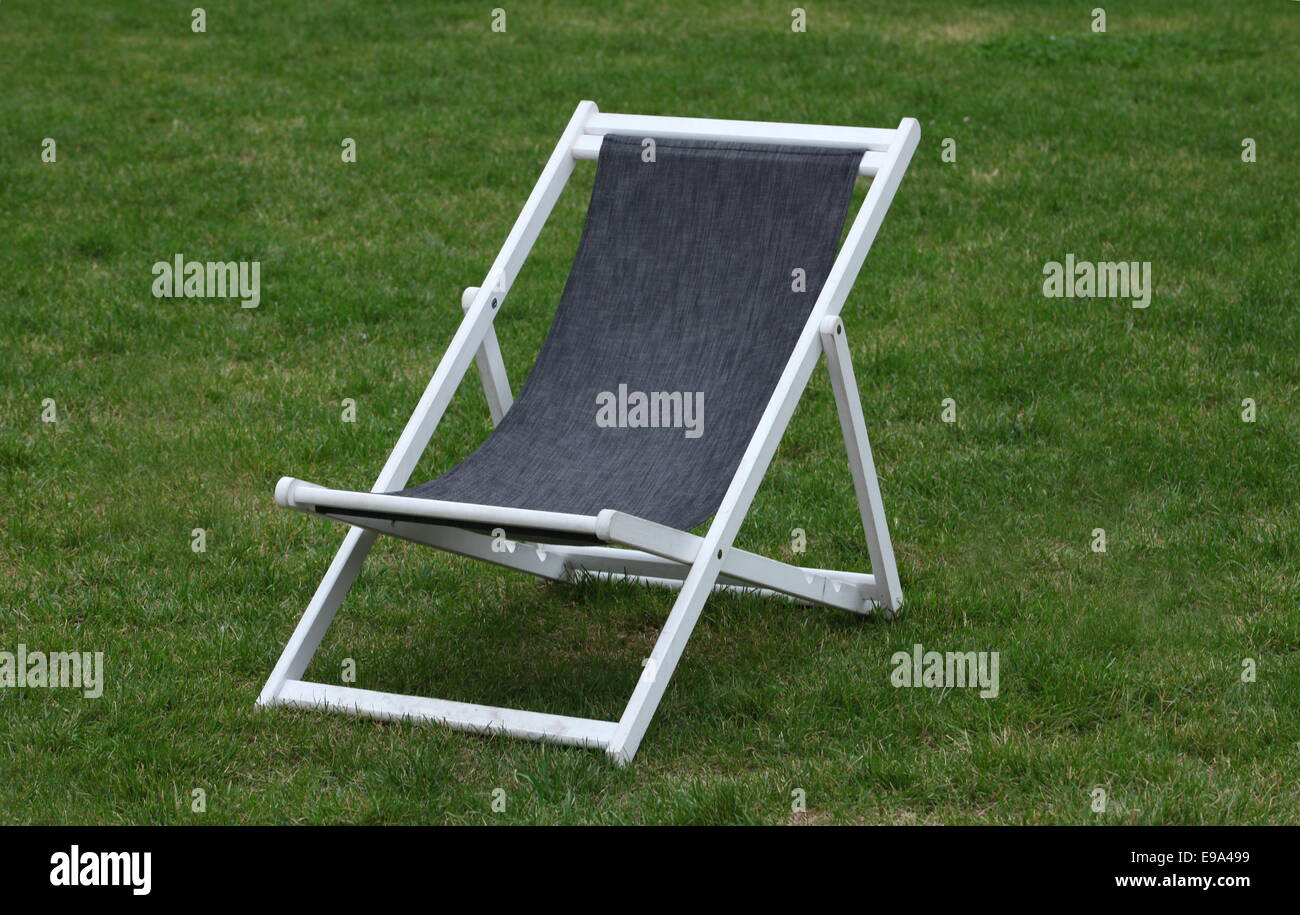 Canvas chair deck deck chair hi-res stock photography and images - Alamy