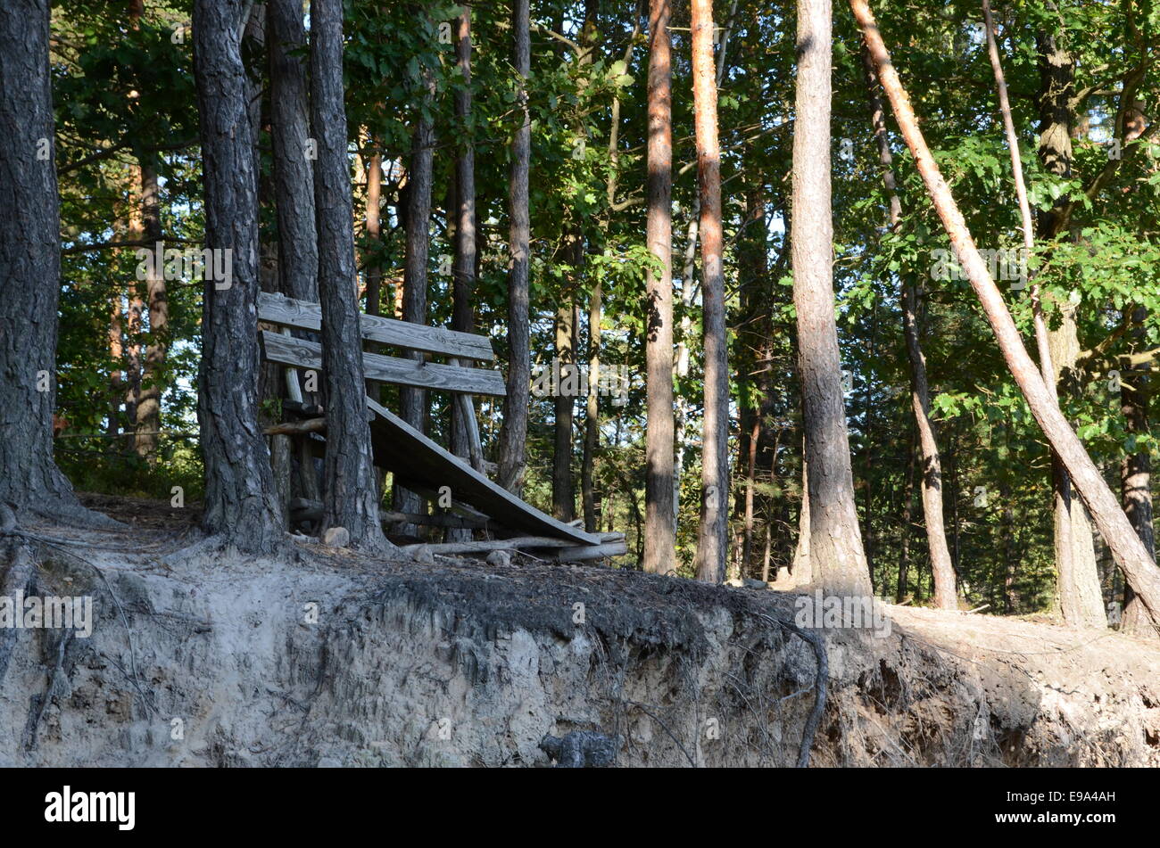 broken park bench Stock Photo - Alamy