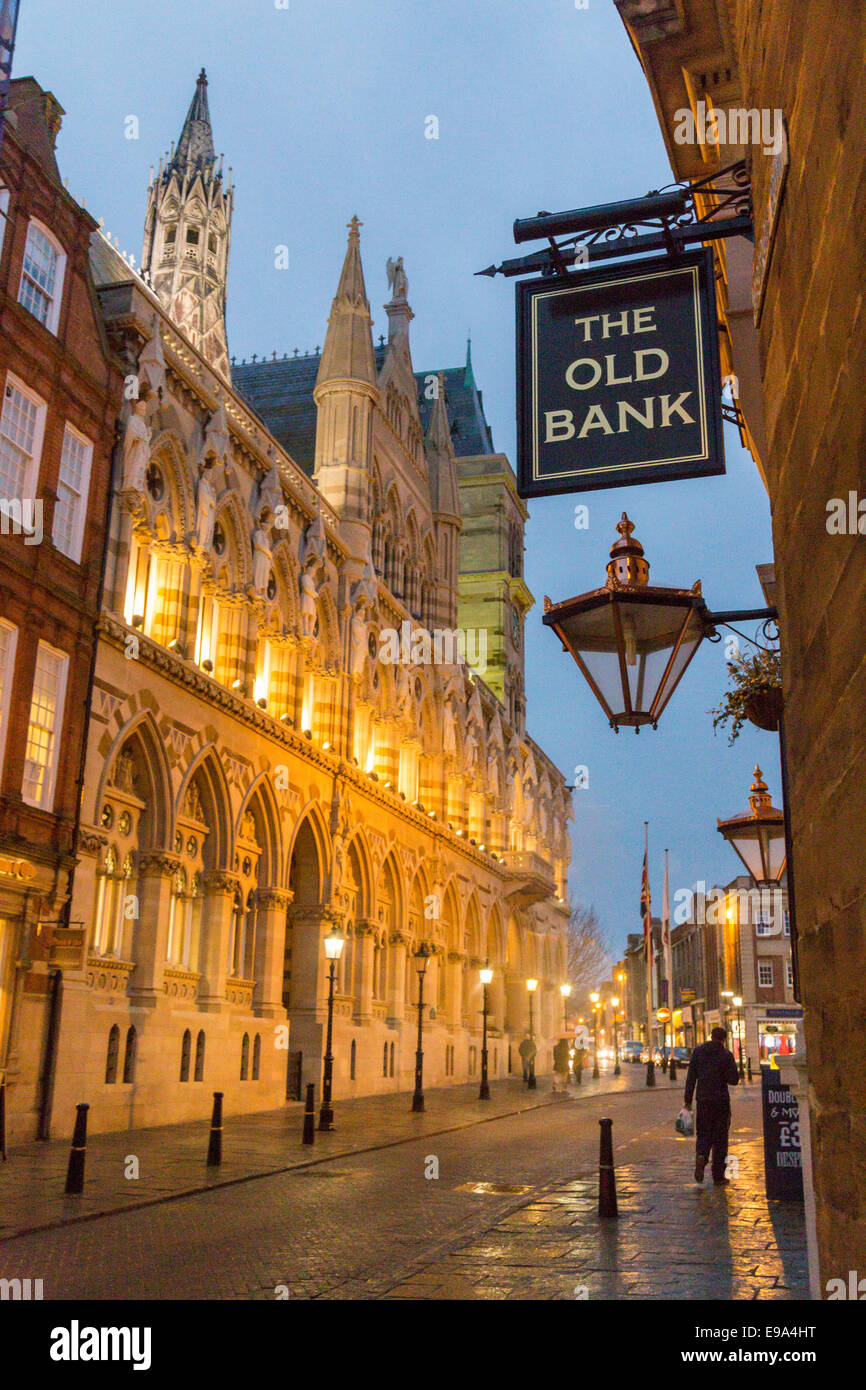 Northampton Guildhall at night Stock Photo - Alamy