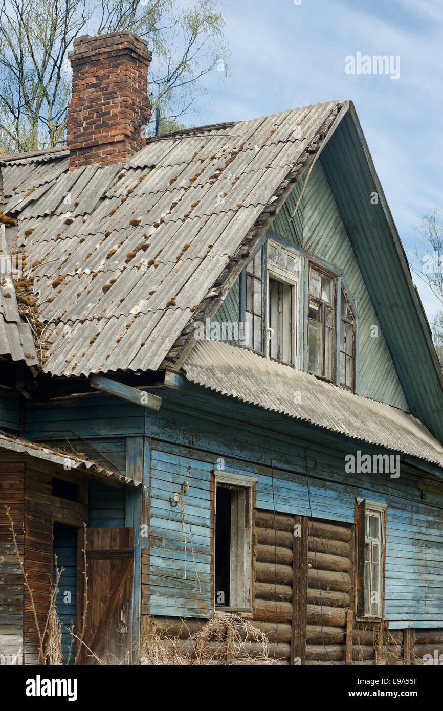 Abandoned old house Stock Photo - Alamy