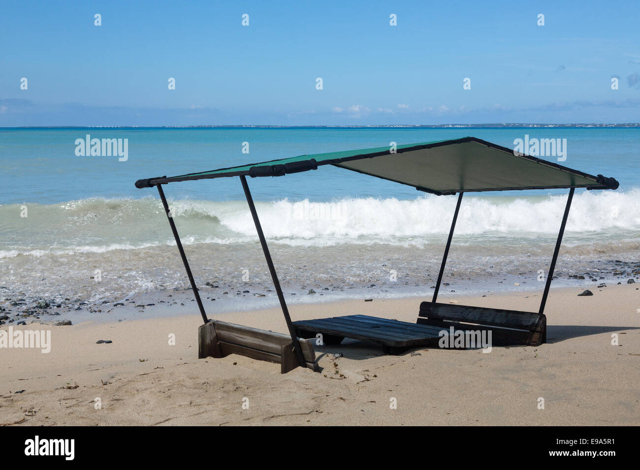 Covered with sand hi-res stock photography and images - Alamy