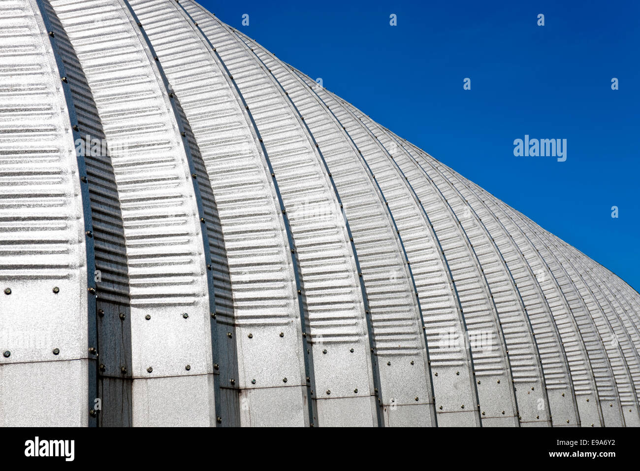Curved metal panel hi-res stock photography and images - Alamy