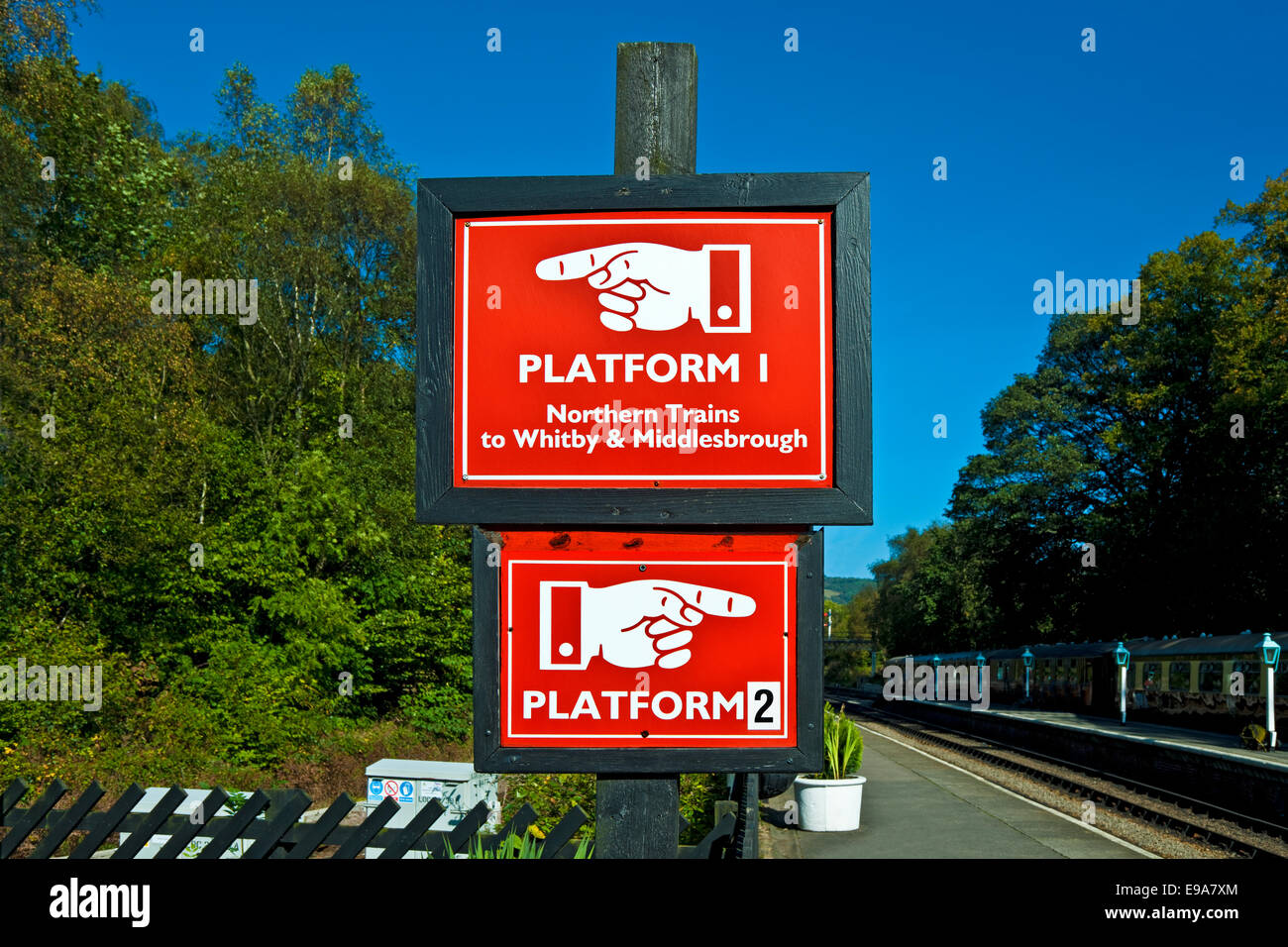 Old platform hand cart or trolley hi-res stock photography and images ...