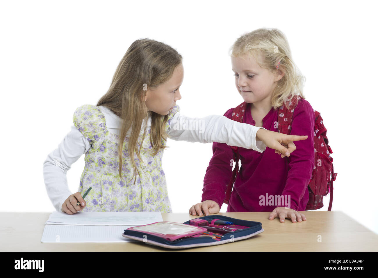 Streit kind hi-res stock photography and images - Alamy