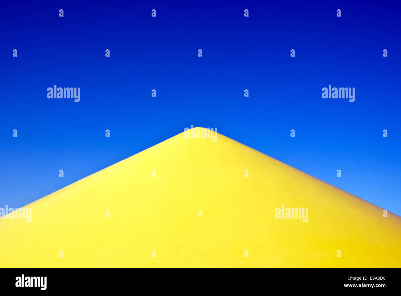 Pipeline markierung hi-res stock photography and images - Alamy