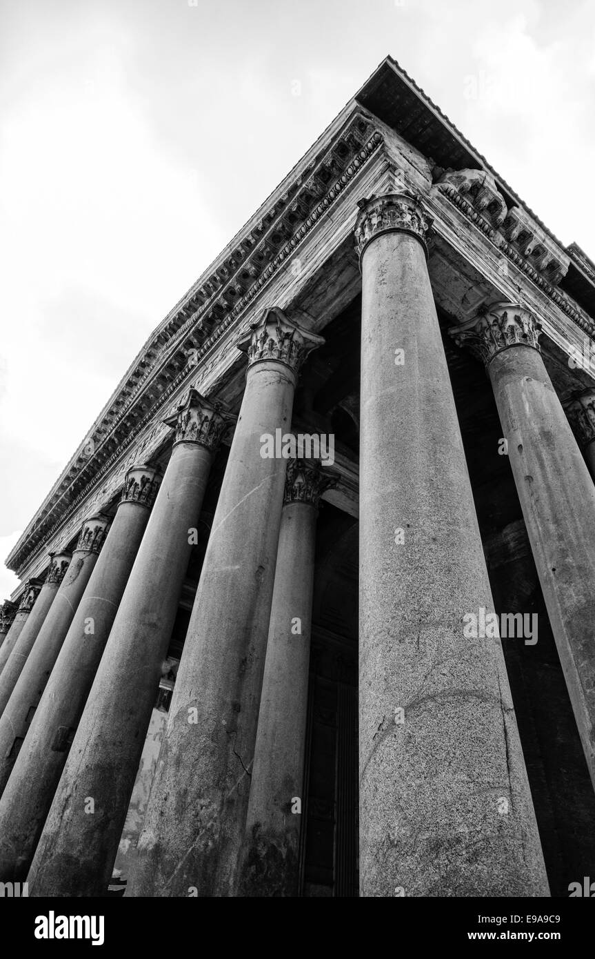 Roman pantheon Black and White Stock Photos & Images - Alamy