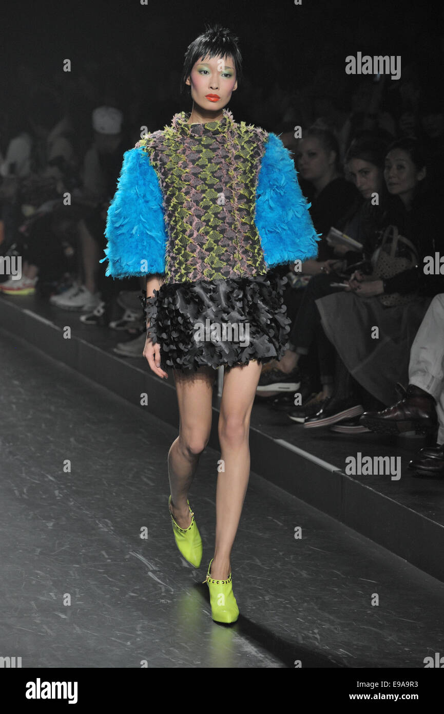 DRESSCAMP Spring/Summer 2015 - Tokyo Collection - Woman, Runway Spring ...