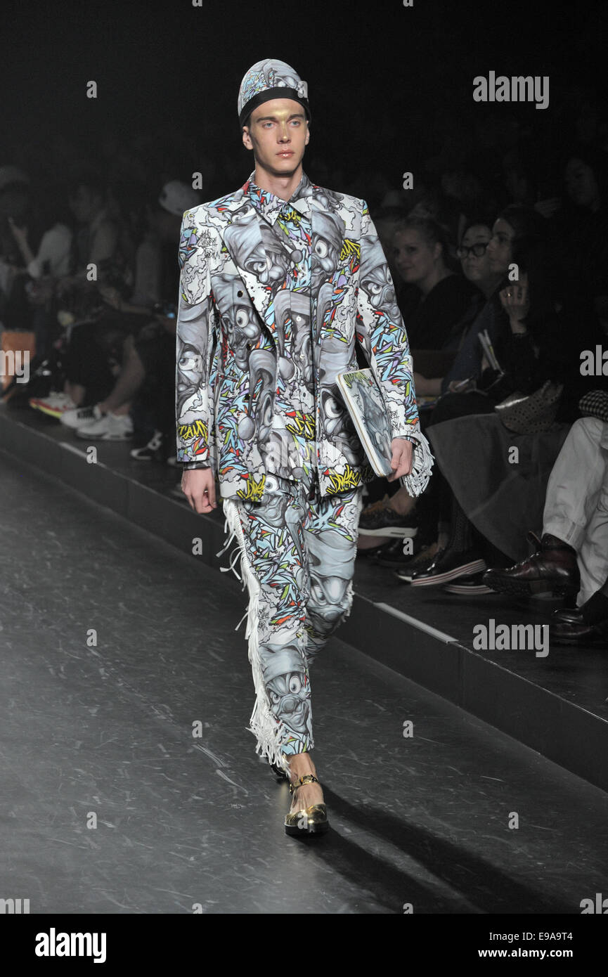 DRESSCAMP Spring/Summer 2015 - Tokyo Collection - Woman, Runway Spring ...