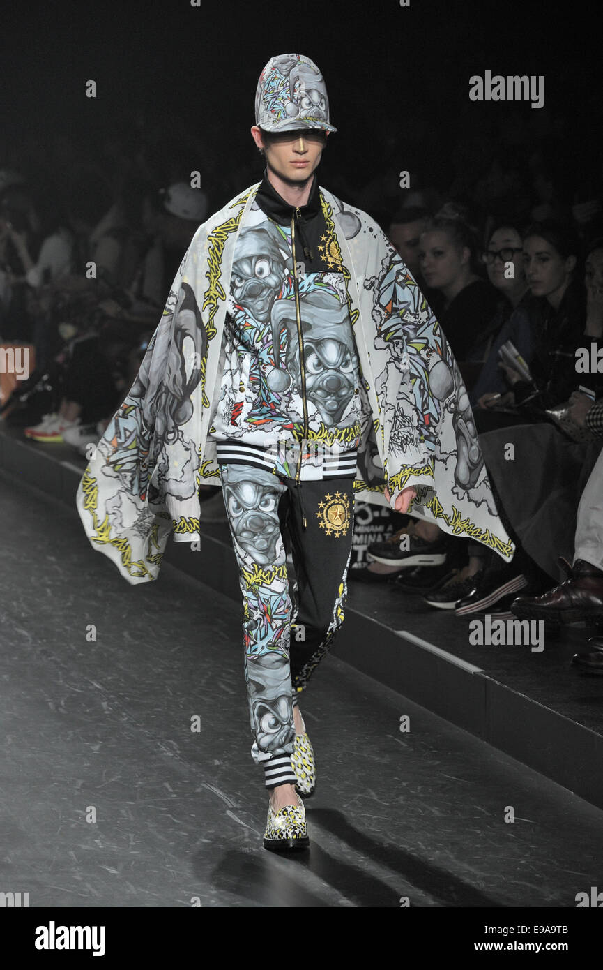 DRESSCAMP Spring/Summer 2015 - Tokyo Collection - Woman, Runway Spring ...