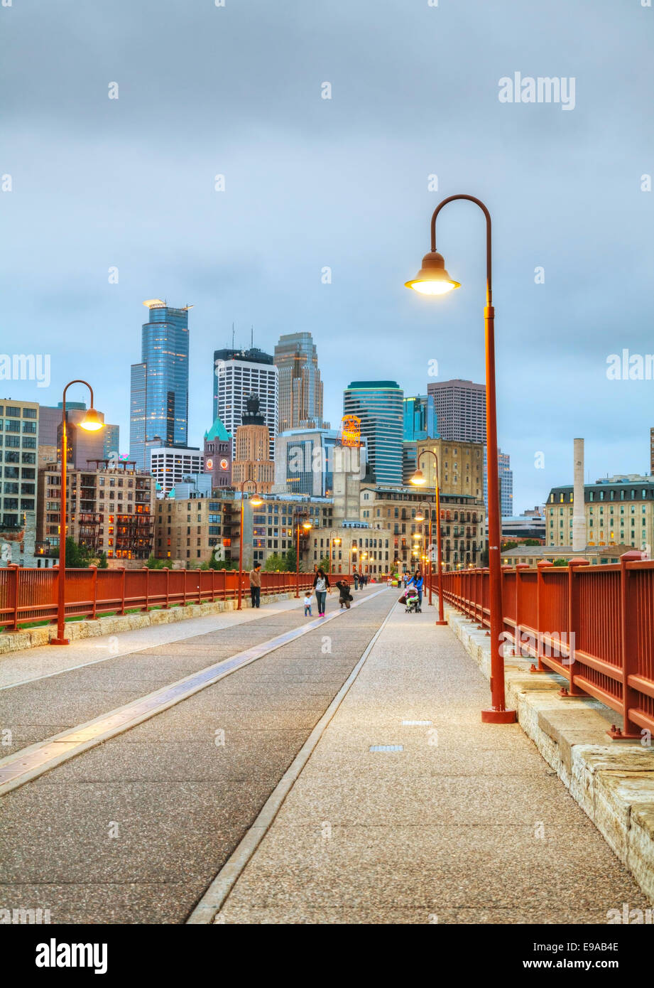Downtown Minneapolis, Minnesota at night time Stock Photo - Alamy