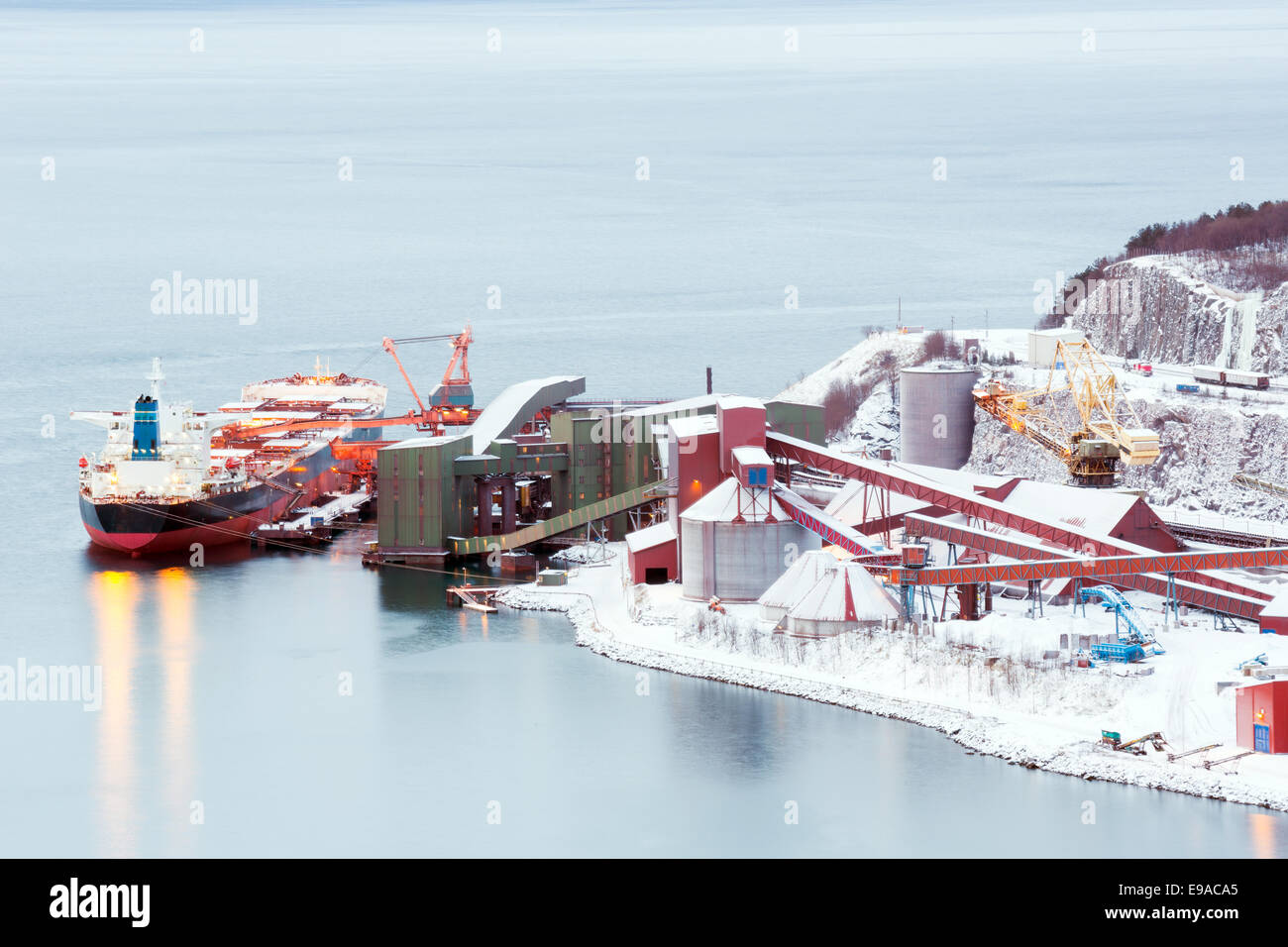 Ore refinery hi-res stock photography and images - Alamy