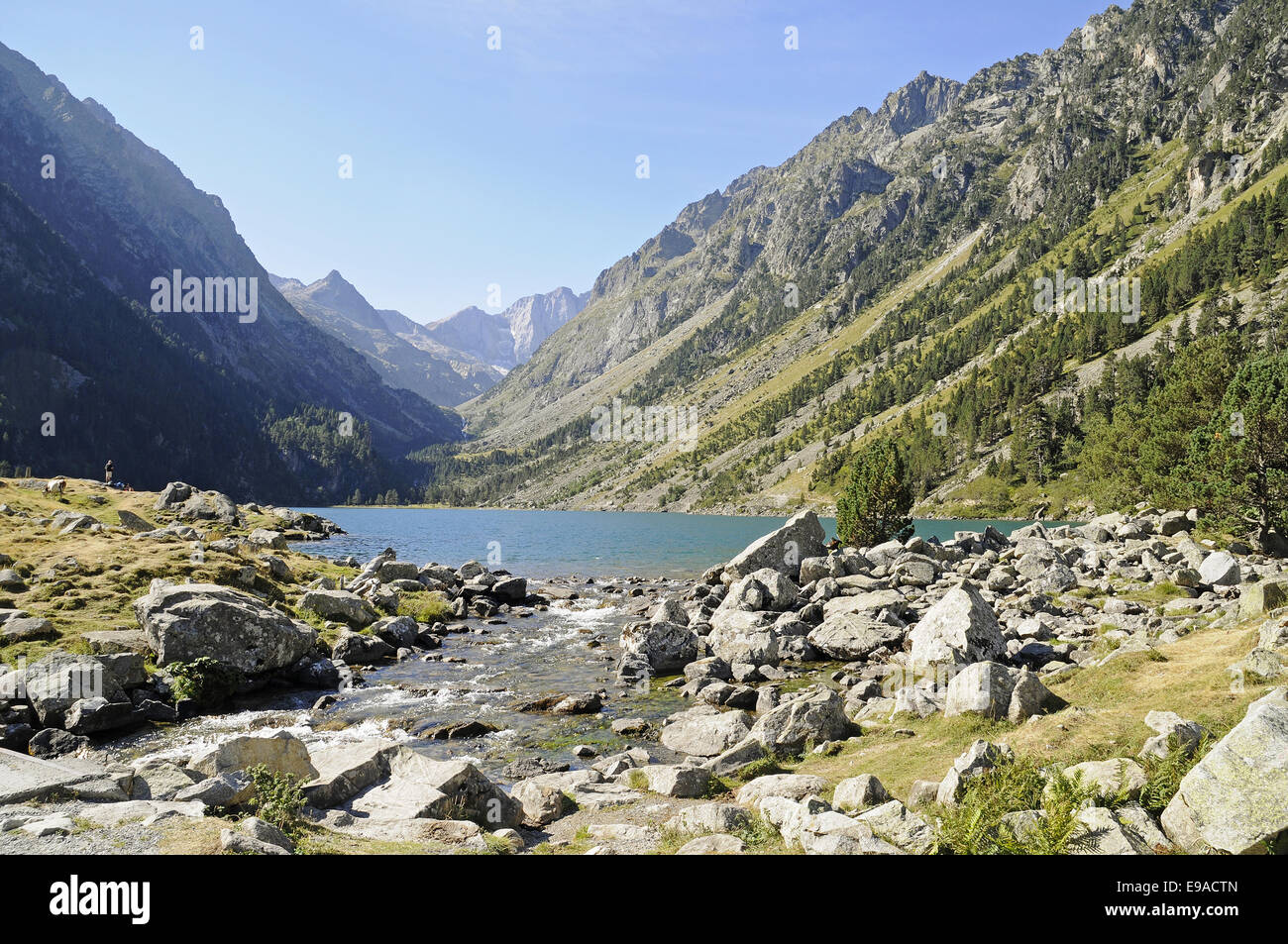 Nationalpark franzoesische pyrenaeen hi-res stock photography and ...