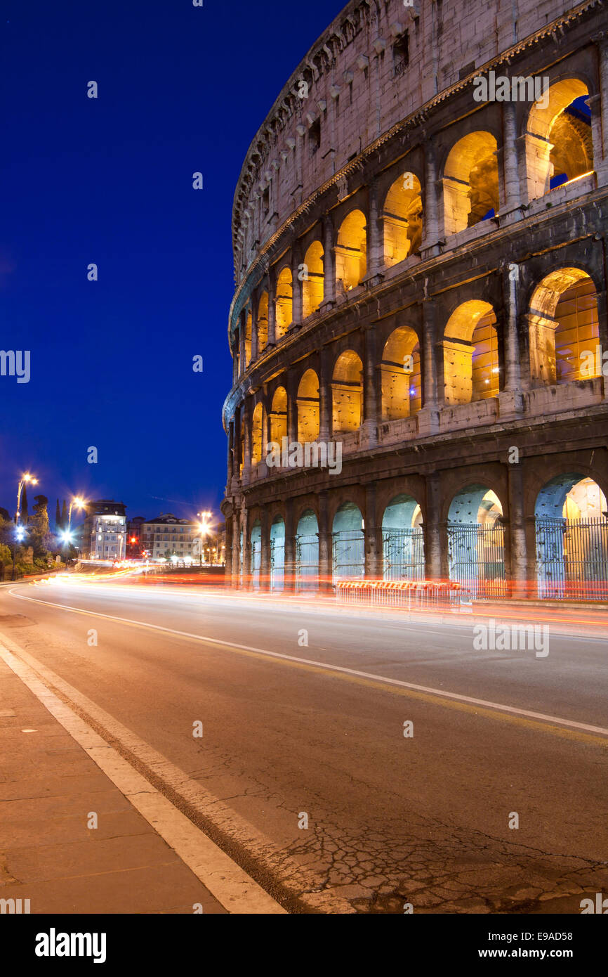 Colosseum night hi-res stock photography and images - Alamy