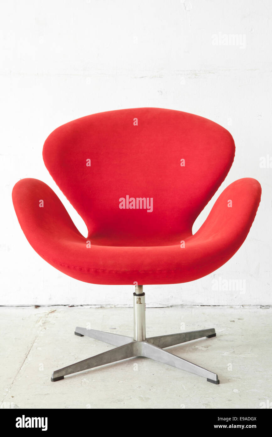 Modern red chair hi-res stock photography and images - Alamy