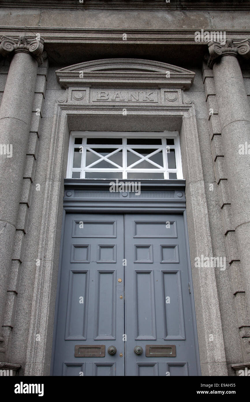 Bank Sign on Building Facade Stock Photo - Alamy