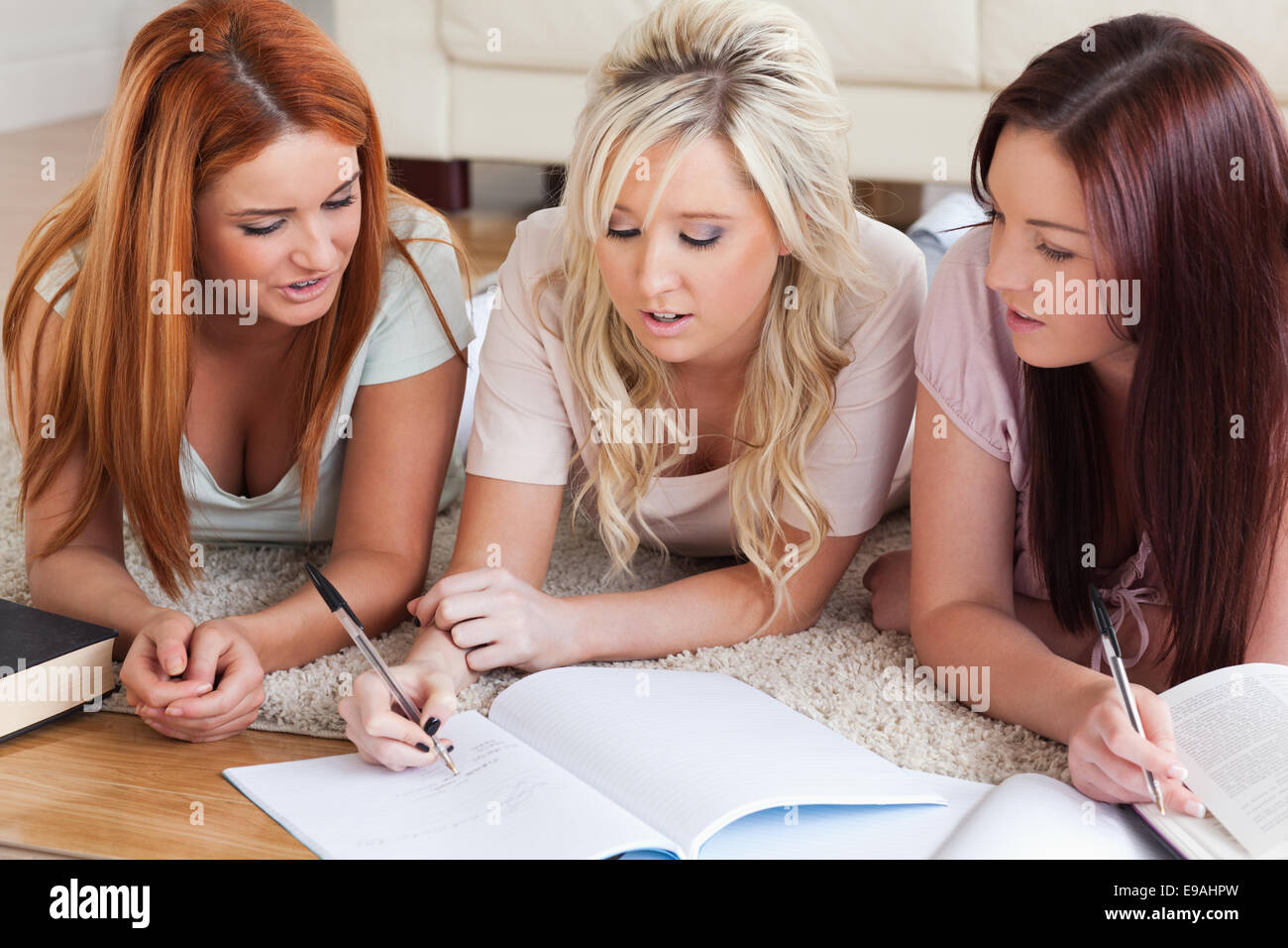 Cute students hi-res stock photography and images - Alamy