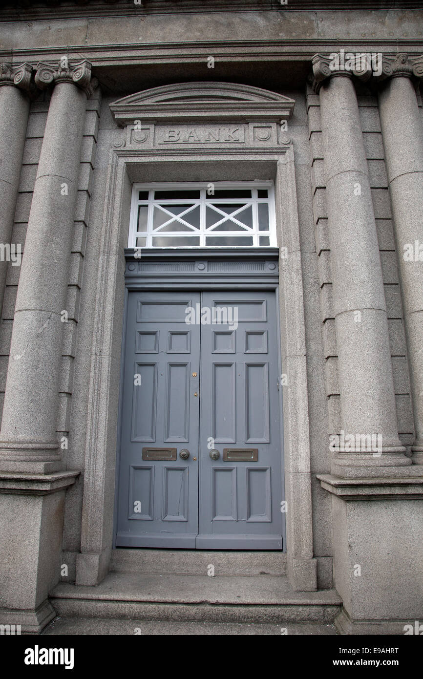 Bank Sign on Building Facade Stock Photo - Alamy