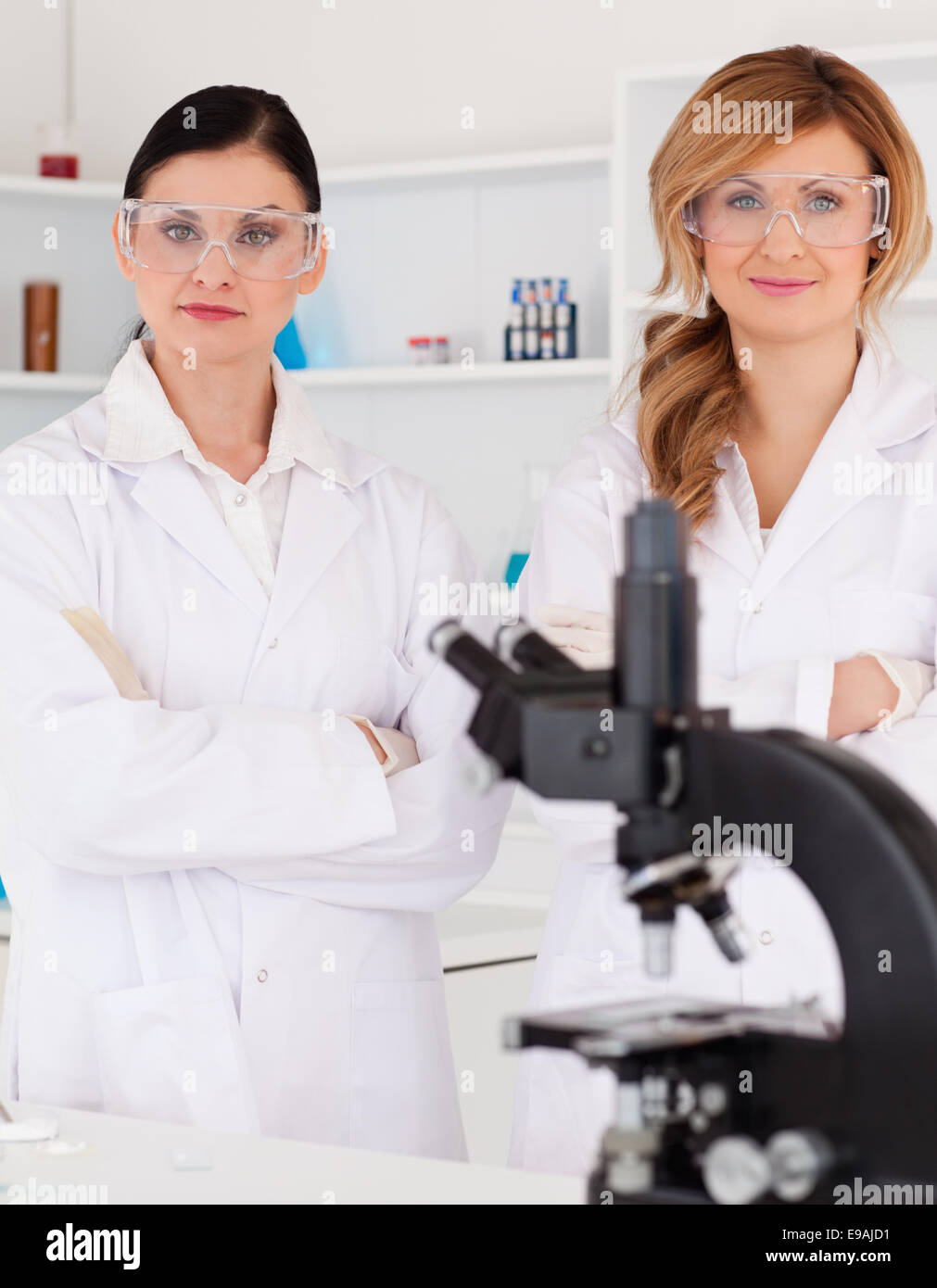 Female scientists hi-res stock photography and images - Alamy