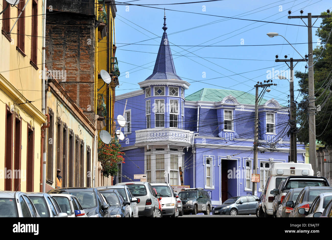 street scene Valparaiso Chile Stock Photo - Alamy