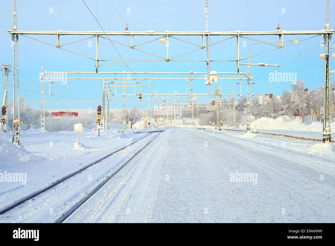 Winter Railroad platform Stock Photo - Alamy
