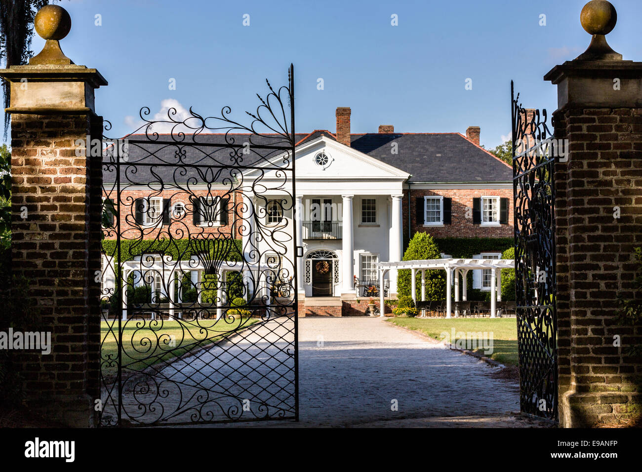 Colonial revival plantation house wrought hi-res stock photography and ...