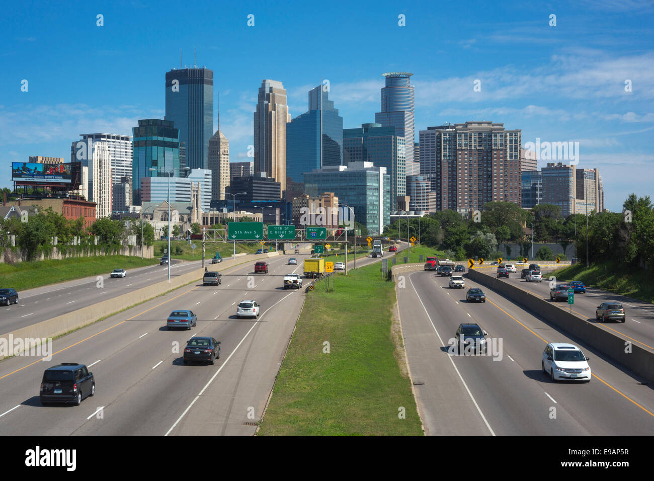 INTERSTATE 35W DOWNTOWN SKYLINE MINNEAPOLIS MINNESOTA USA Stock Photo ...