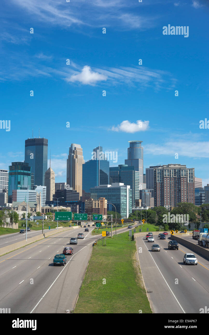 INTERSTATE 35W DOWNTOWN SKYLINE MINNEAPOLIS MINNESOTA USA Stock Photo ...