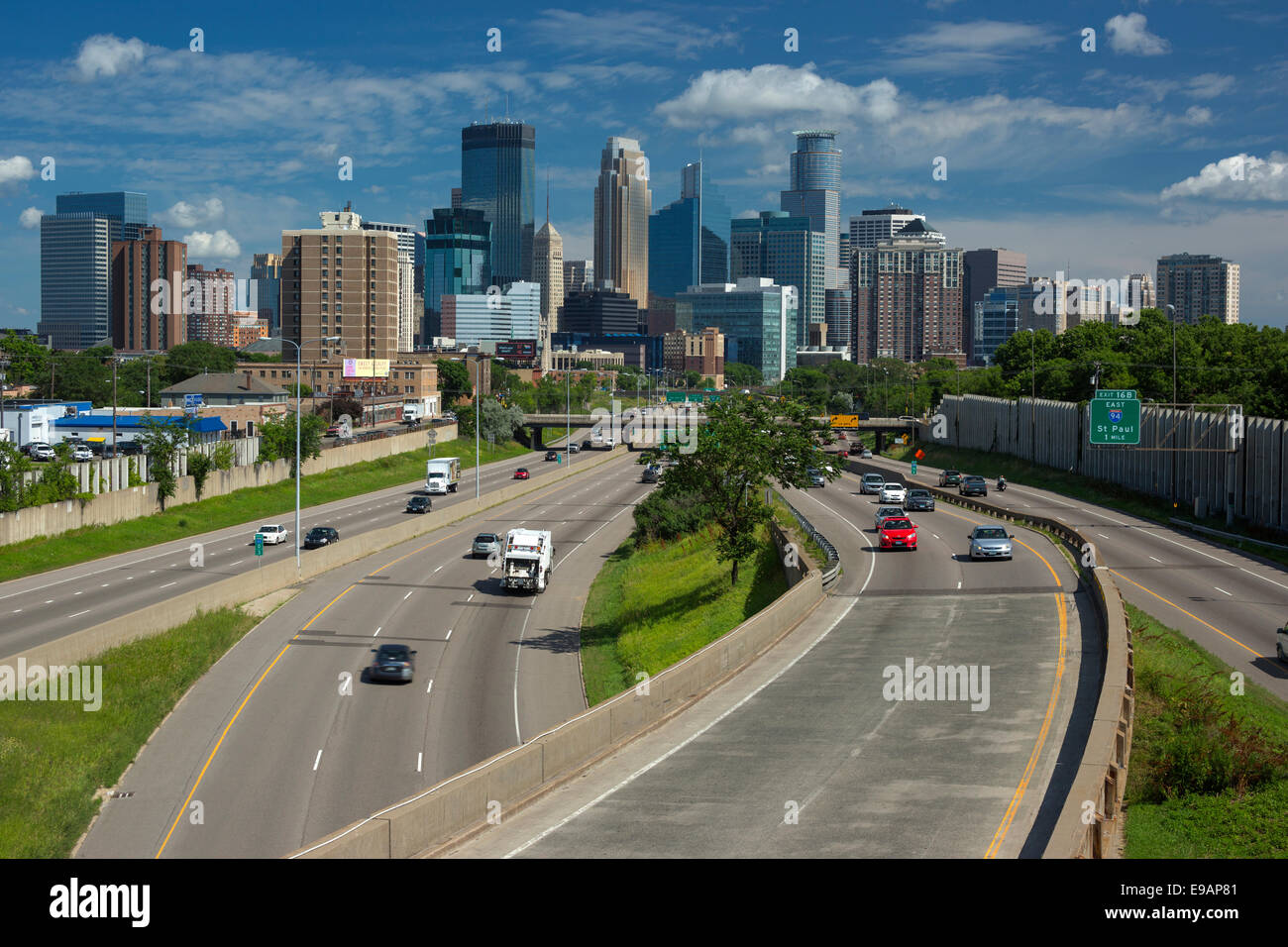 INTERSTATE 35W DOWNTOWN SKYLINE MINNEAPOLIS MINNESOTA USA Stock Photo ...