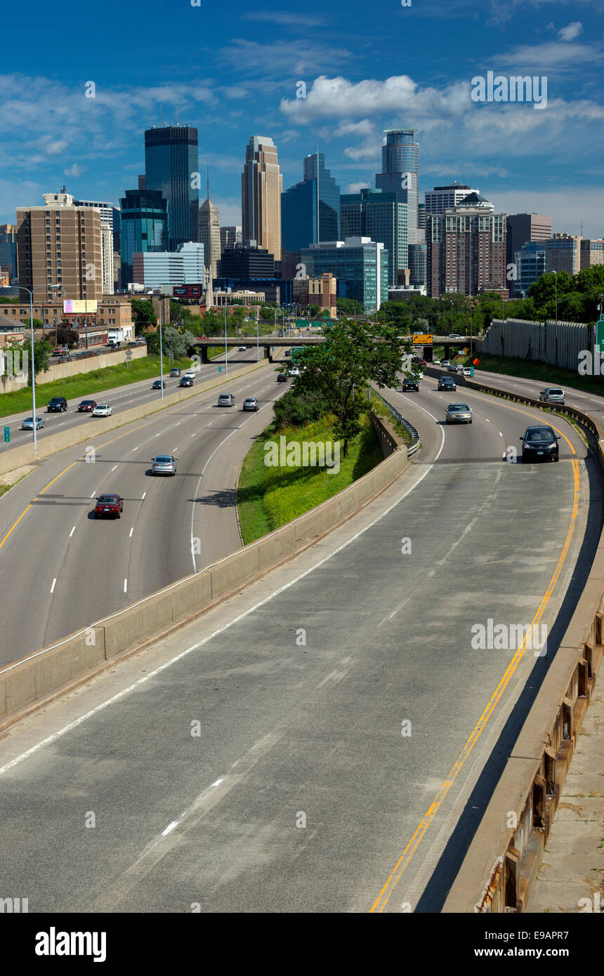 INTERSTATE 35W DOWNTOWN SKYLINE MINNEAPOLIS MINNESOTA USA Stock Photo ...
