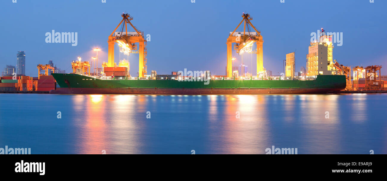 Global shipping Panorama Stock Photo - Alamy