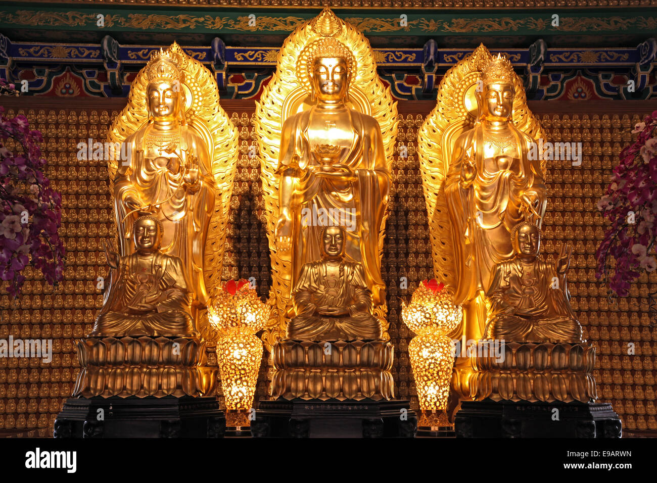Chinese style golden buddha Stock Photo - Alamy
