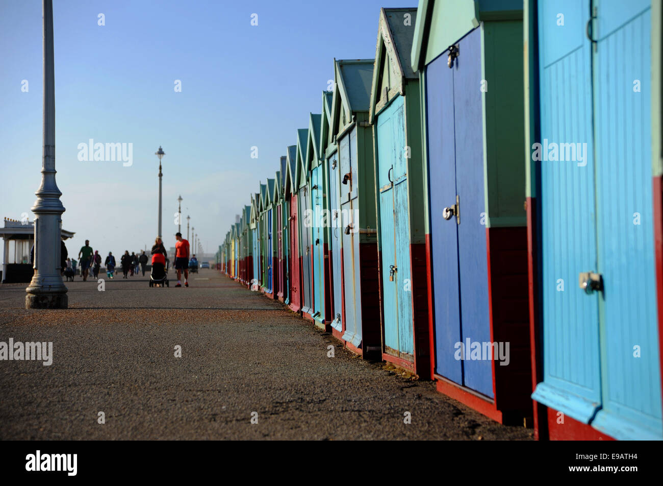 Hove seafront beach huts hi-res stock photography and images - Alamy