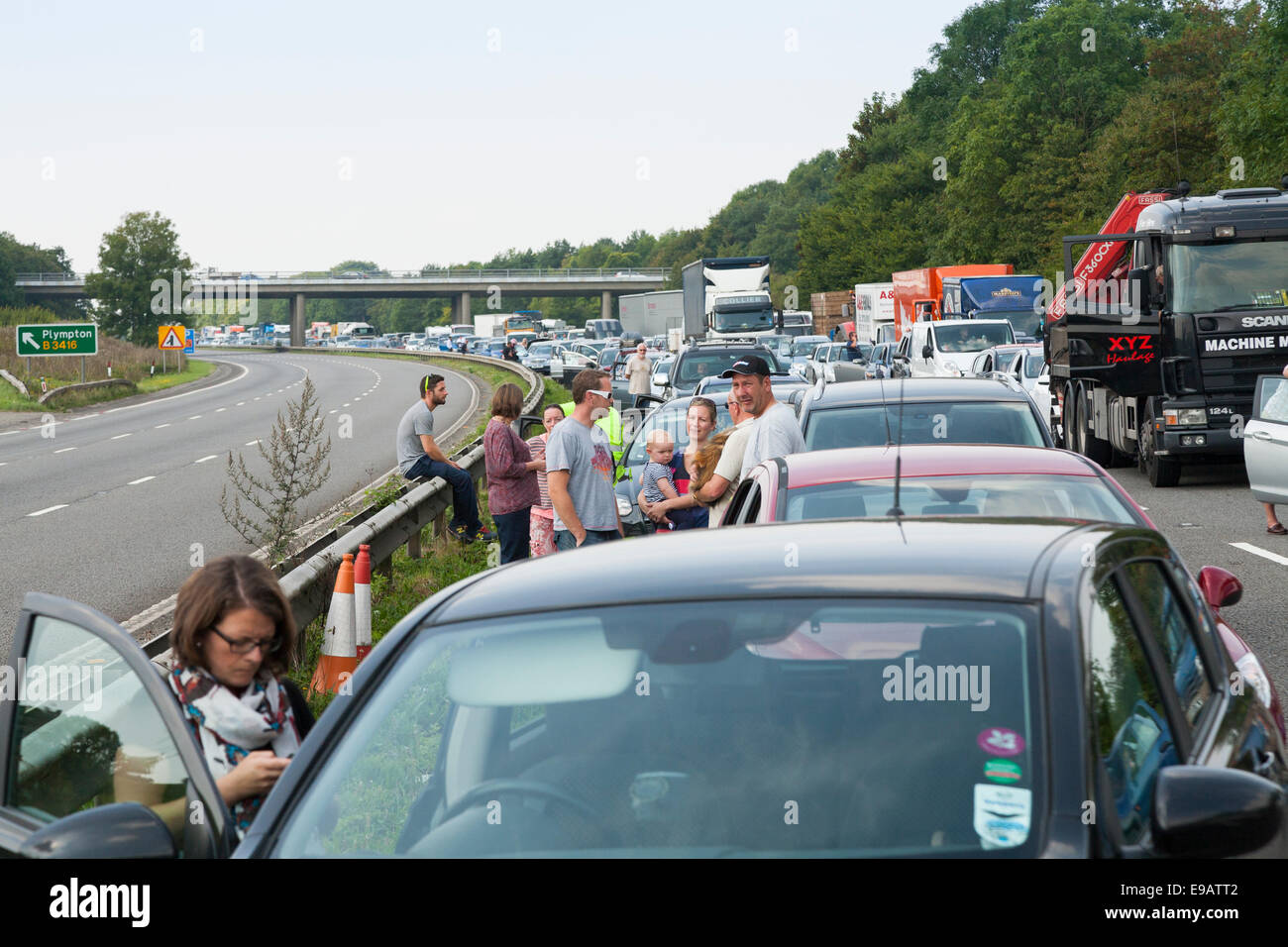 Walking on a dual carriageway hi-res stock photography and images - Alamy