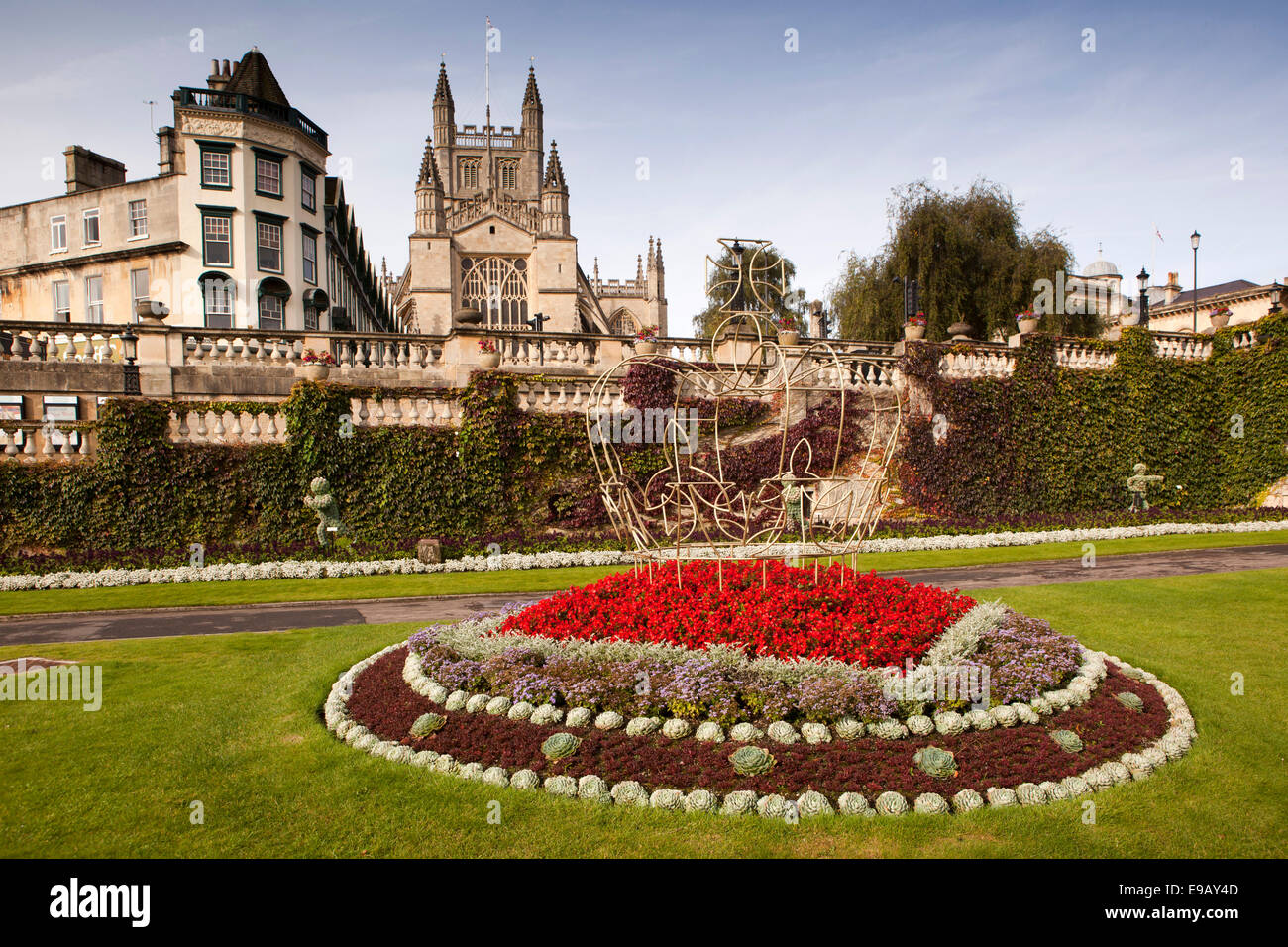 UK, England, Wiltshire, Bath, Parade Gardens pleasure grounds Royal ...