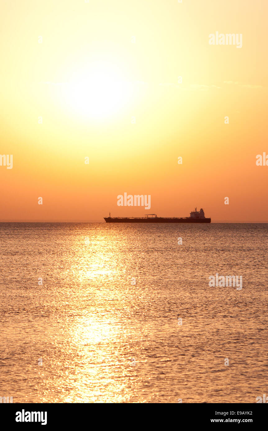 Ship sunrise hi-res stock photography and images - Alamy