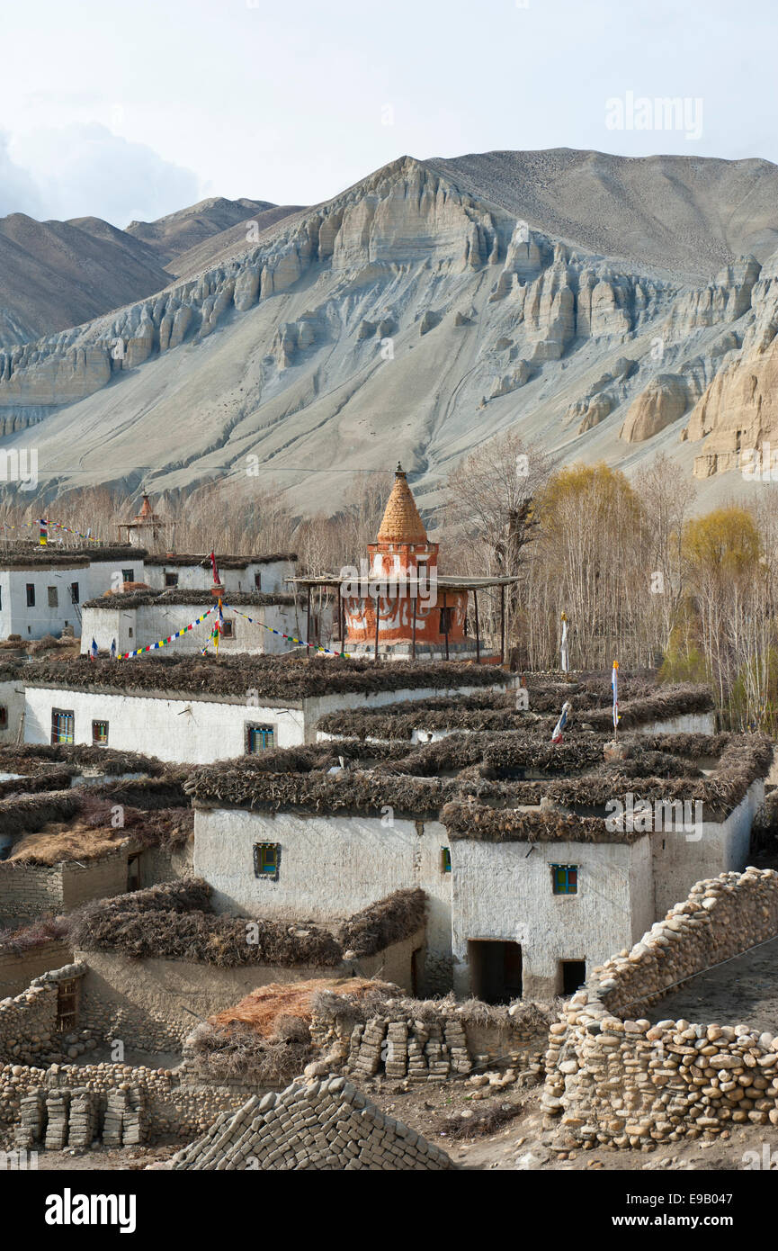 Tibetan architecture, houses with flat roofs, erosion in the mountains ...