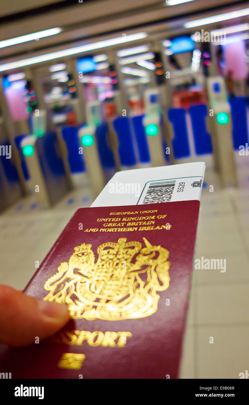 Uk Airport Security Stock Photos & Uk Airport Security Stock Images - Alamy