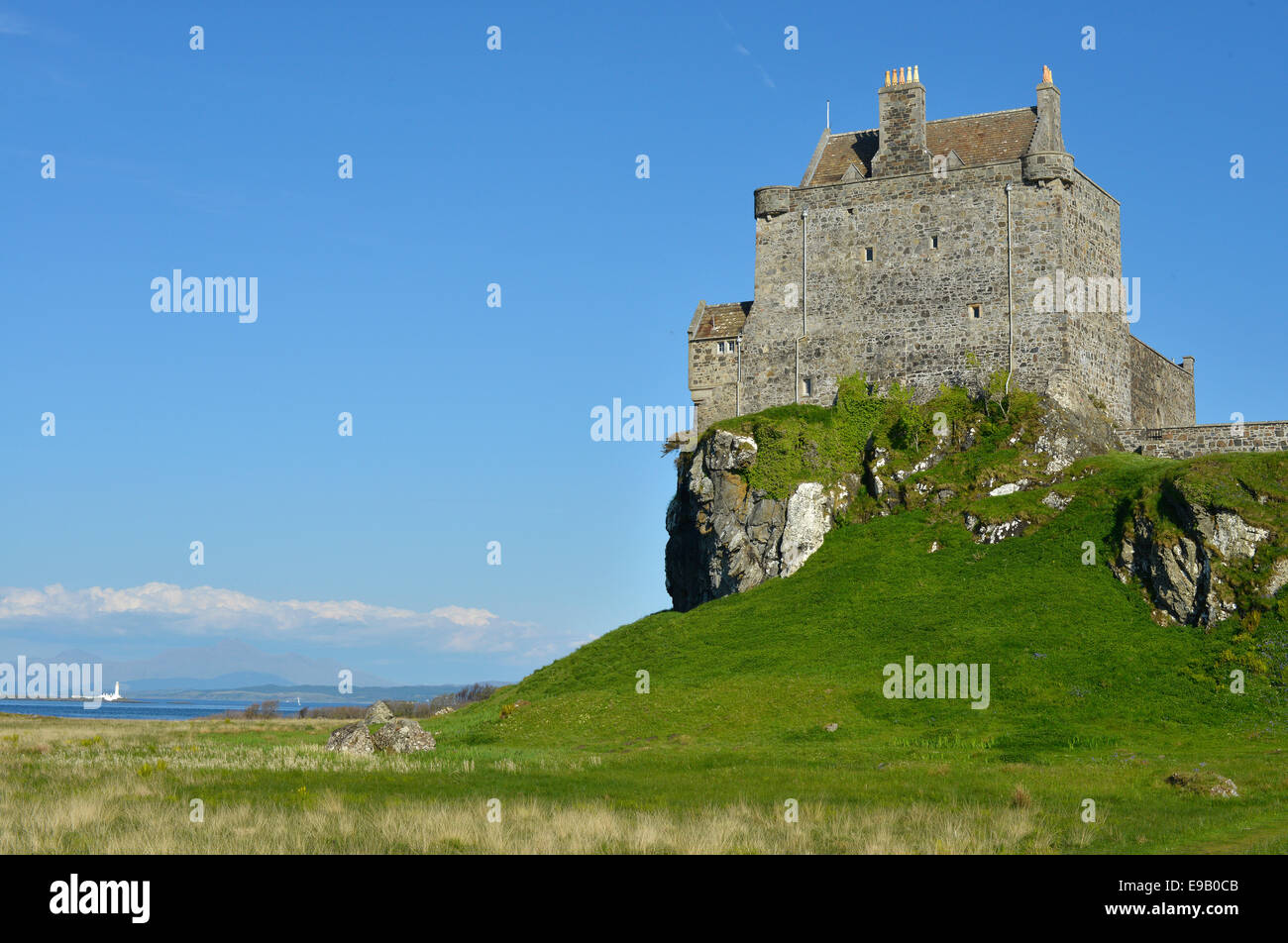 Duart castle clan maclean hi-res stock photography and images - Alamy