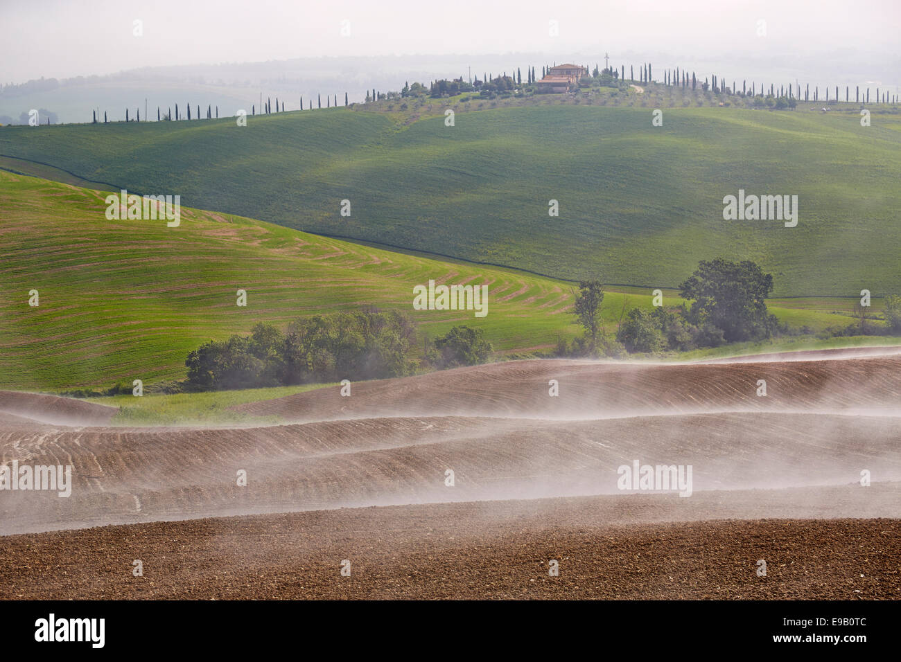 Fog over fields of the Crete Senesi, Chiusure, Tuscany, Italy Stock ...