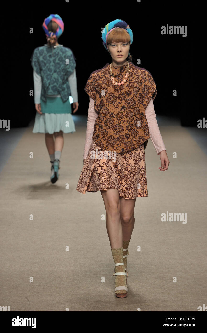YUMA KOSHINO Spring/Summer 2015 - Tokyo Collection - Woman, Runway ...