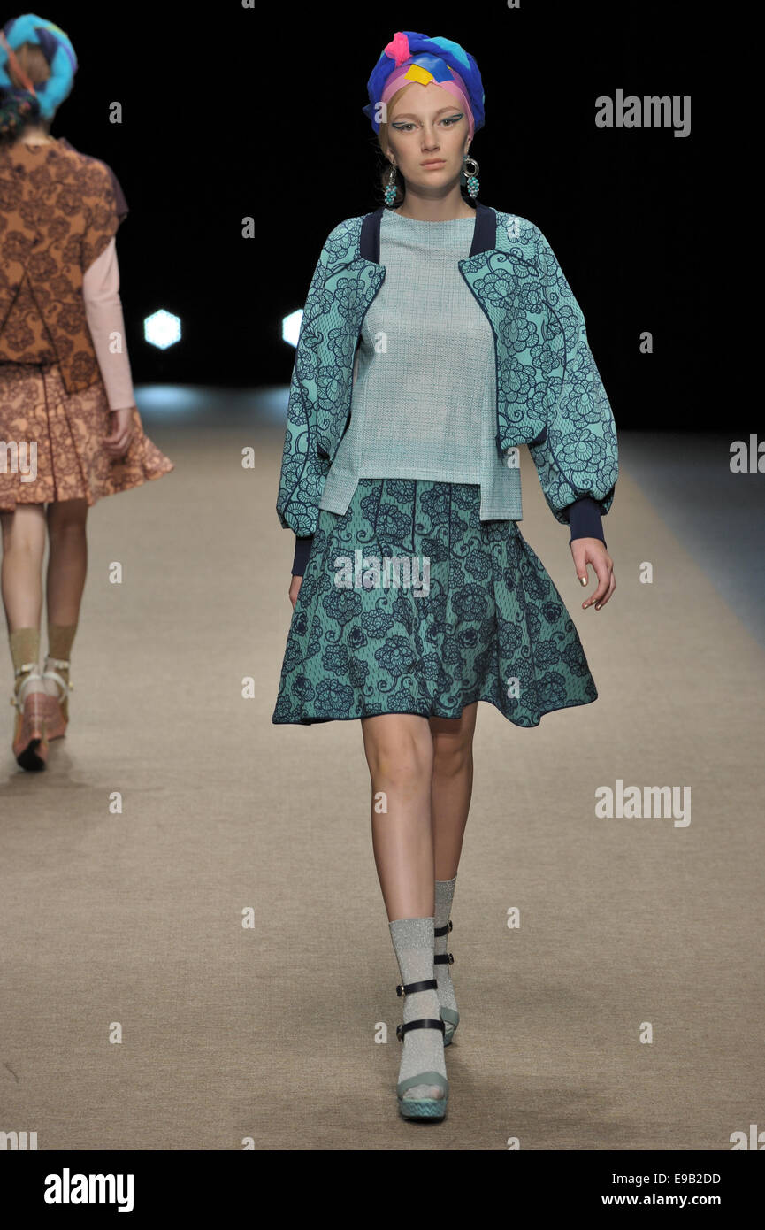 YUMA KOSHINO Spring/Summer 2015 - Tokyo Collection - Woman, Runway ...