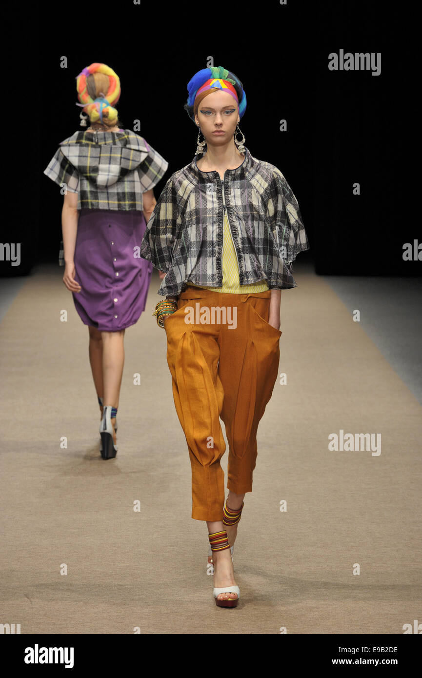YUMA KOSHINO Spring/Summer 2015 - Tokyo Collection - Woman, Runway ...