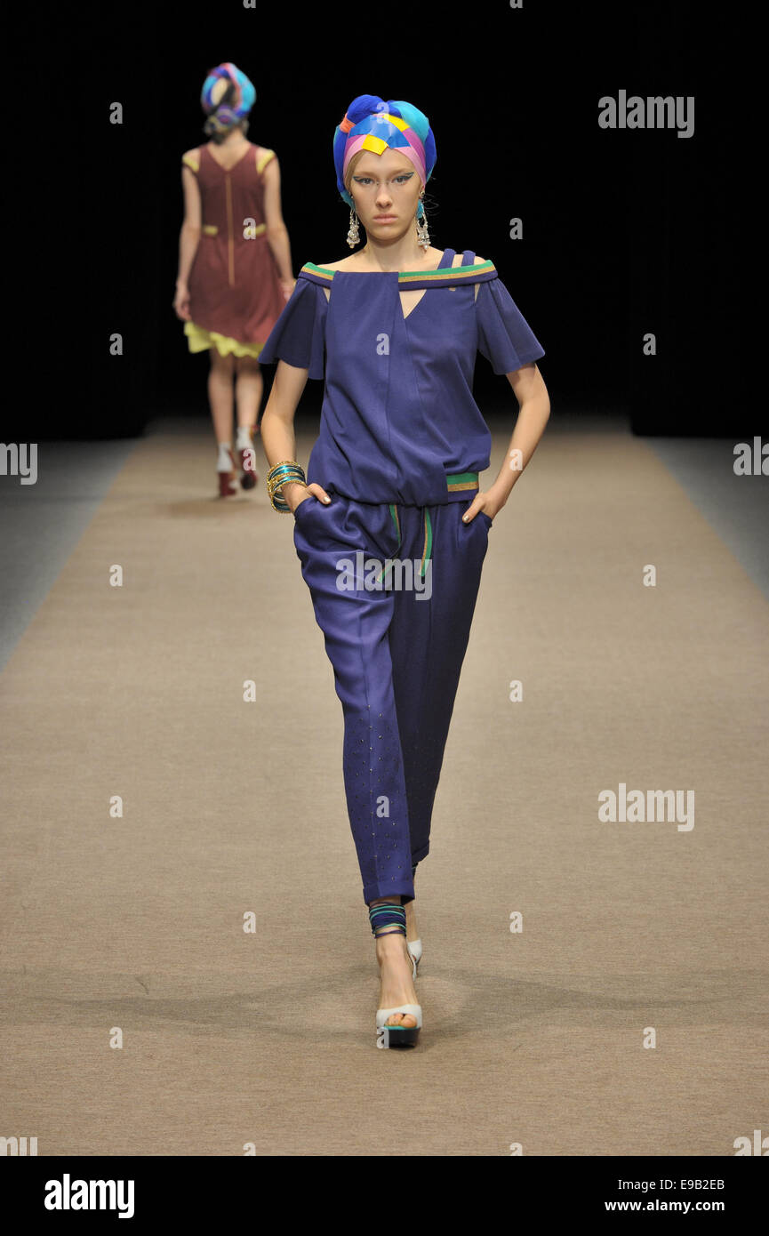 YUMA KOSHINO Spring/Summer 2015 - Tokyo Collection - Woman, Runway ...
