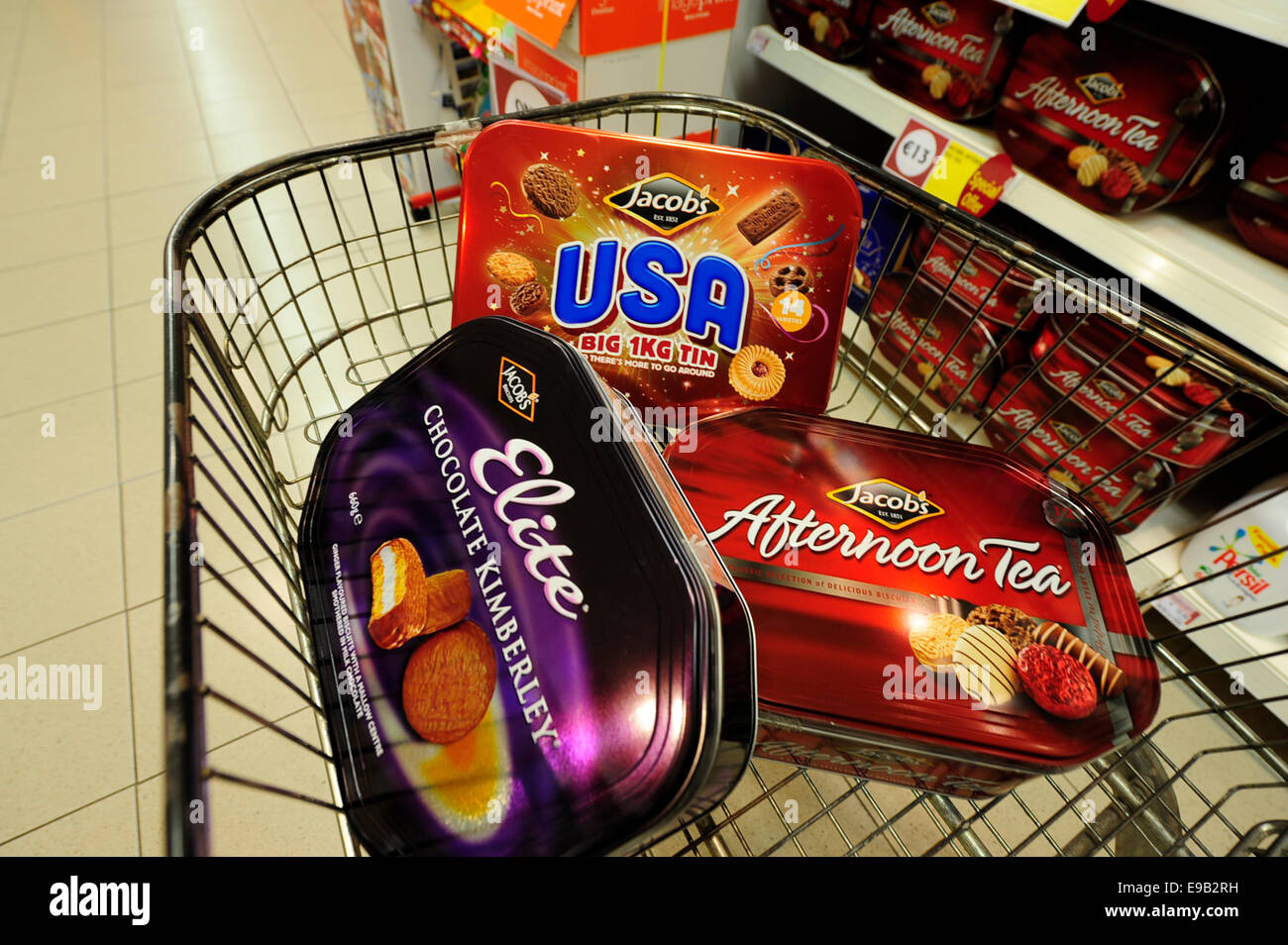 Biscuit aisle hi-res stock photography and images - Alamy