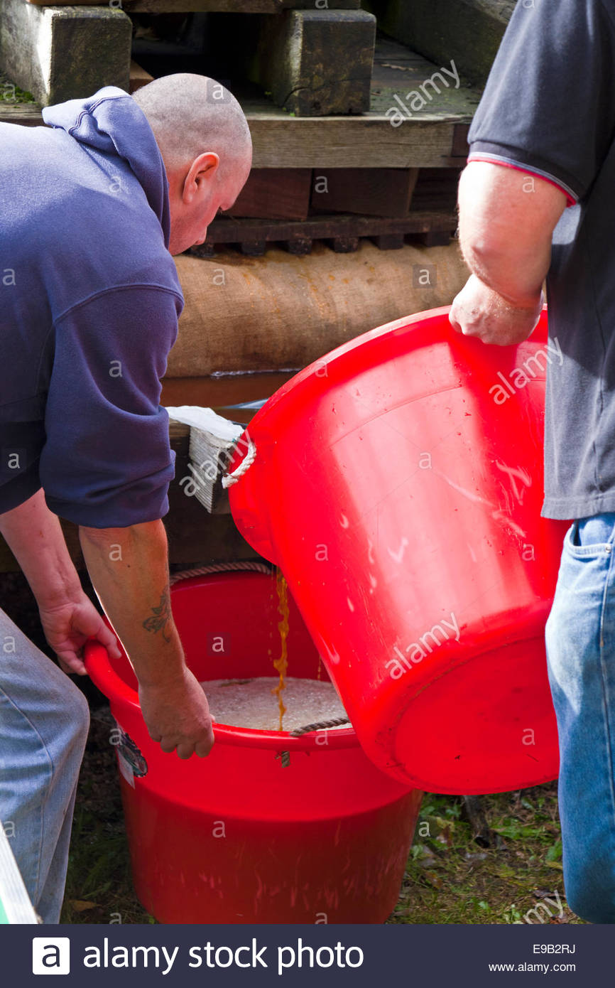 Devon Cider Making High Resolution Stock Photography and Images - Alamy