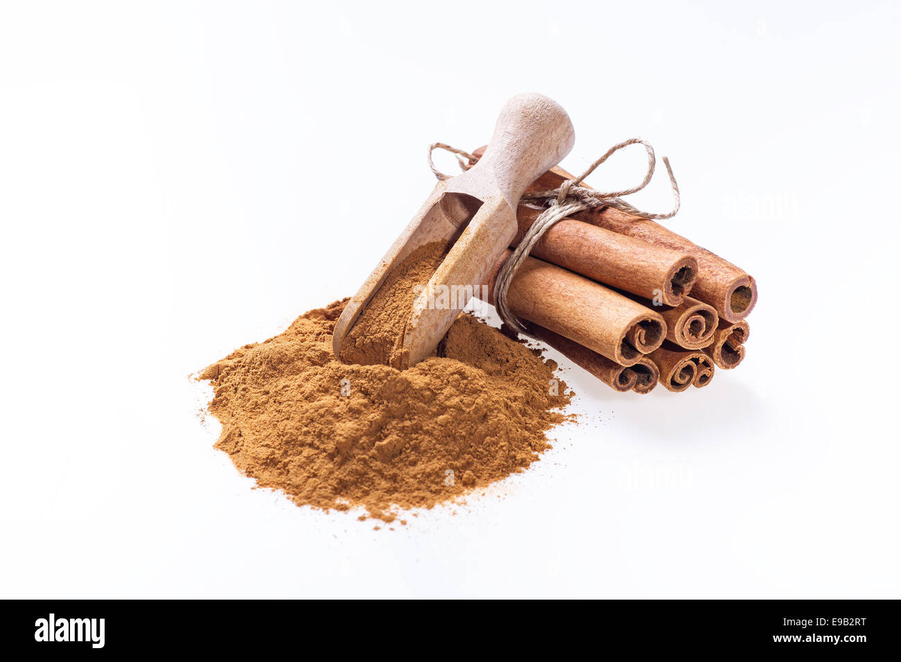 Cinnamon sticks and cinnamon powder on white background Stock Photo - Alamy