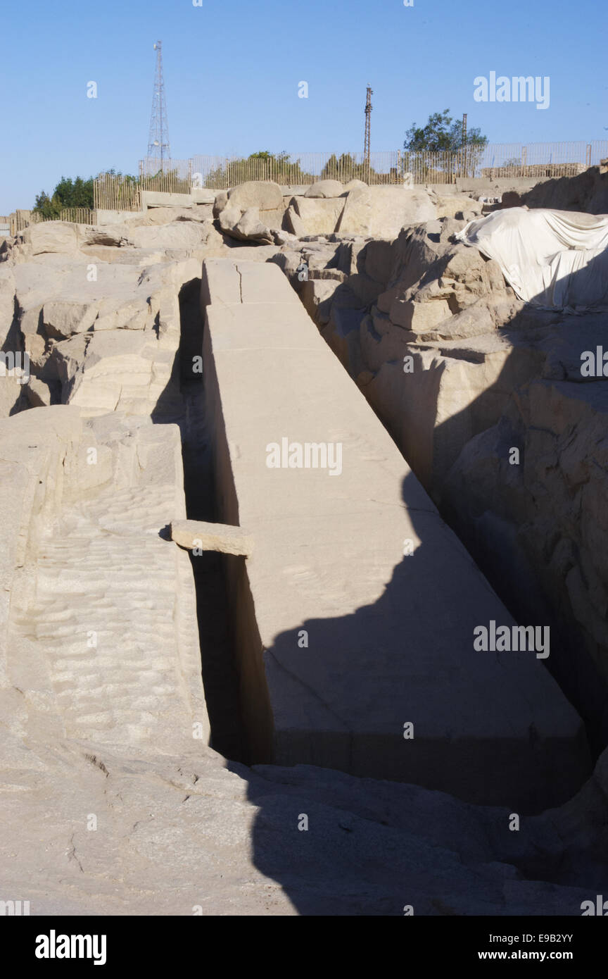 Egypt. Aswan. The unfinished obelisk in a granite quarry Stock Photo - Alamy