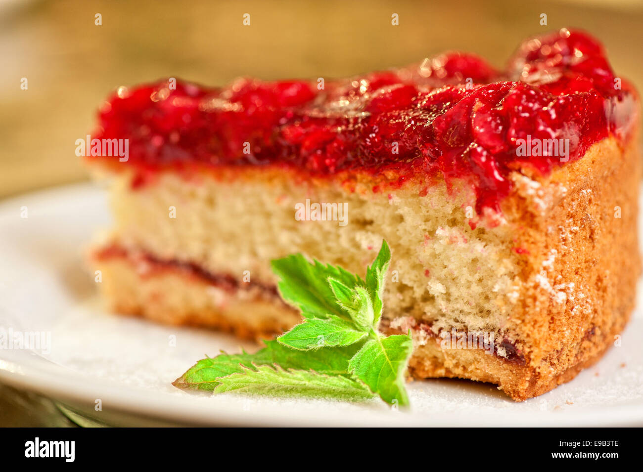cake with berry's Stock Photo - Alamy